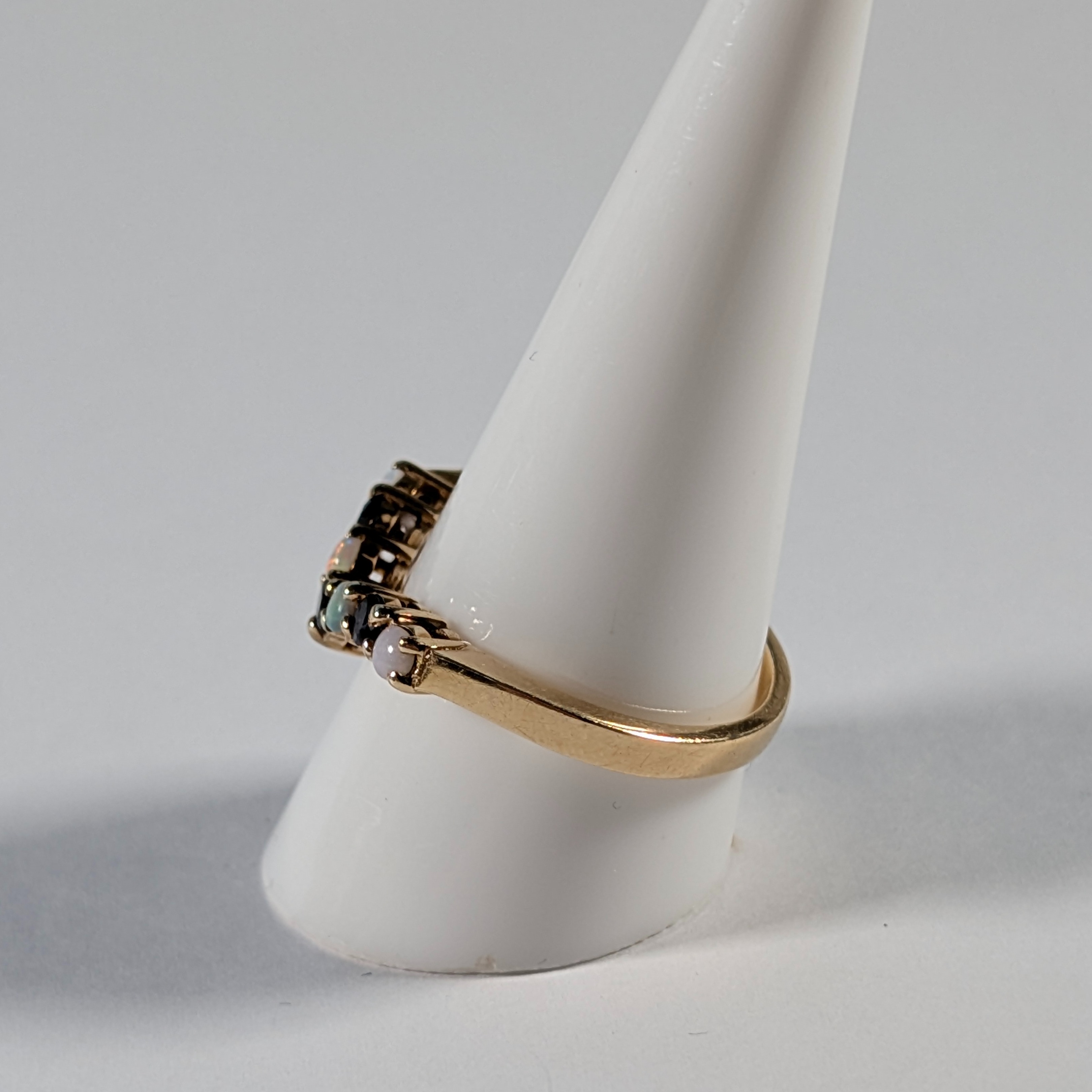 Pre-owned 9ct Gold Opal & Sapphire Wishbone Ring Size T - Own4Less